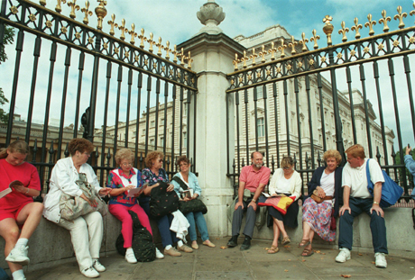 Snapshot: 16 Photos of 1990s London | Anglophenia | BBC America