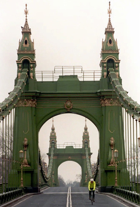 Snapshot: 16 Photos of 1990s London | Anglophenia | BBC America